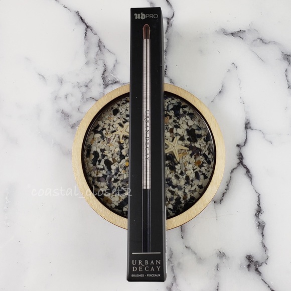 Urban Decay | Makeup | Urban Decay Pro Detailed Smudger Brush E22 ...